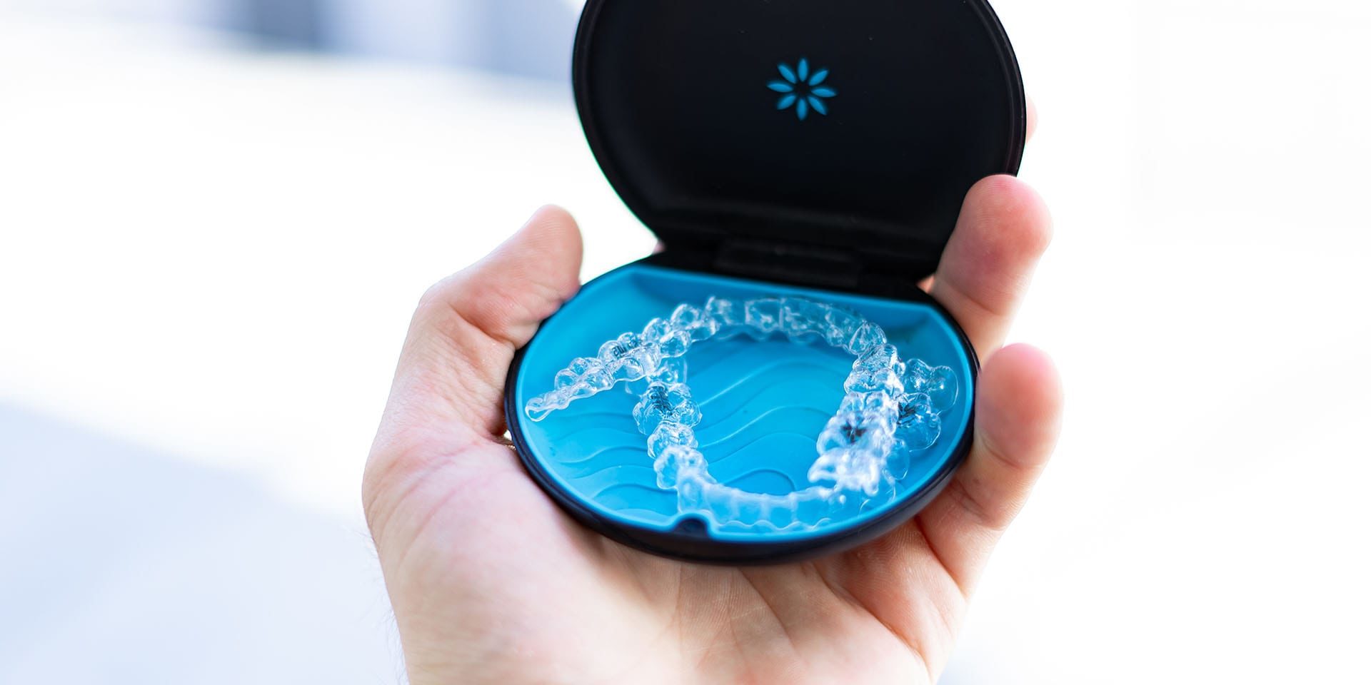 Invisalign, le traitement efficace et discret pour un nouveau sourire ...